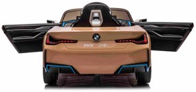 Elektrické autíčko BMW i4 zlaté