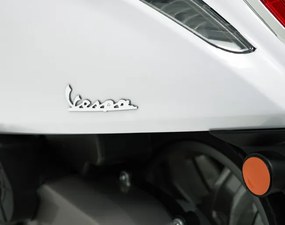 Elektrický skútr Vespa ROMA bílý
