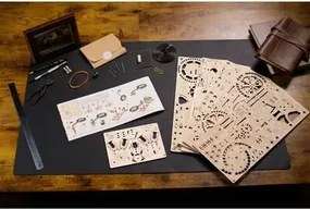 Ugears 3D dřevěné mechanické puzzle Hodiny motoru / od 14 let / 265 dí