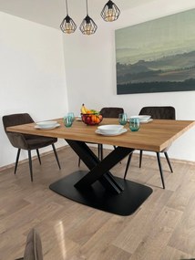 Jídelní stůl z dubového masivu Šik v industriálním designu Velikost Desky: 1700x900 (mm)