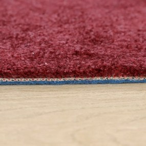 ITC, Metrážový koberec Serenade 016, na míru, šíře 4m,5m, červená, filc, ložnice