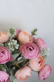 Růžová umělá kytice ranunculus 30cm