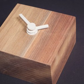 Stolní hodiny Simple block S, ořechové dřevo, bílé ručičky