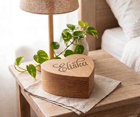 AMADEA Dřevěná krabička ve tvaru srdce, masivní dřevo, 8x3 cm