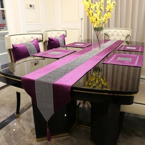 Luxusní prostírání, běhoun na stůl nebo potah na polštář Barva: Fialová, Rozměr: 32x210 cm, Varianta: běhoun na stůl