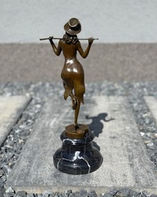 Bronzová socha kabaretní tanečnice – elegantní burleskní figurka