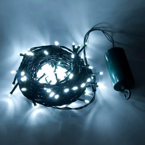 LED světýlka na baterie, venkovní, 10,2 m, ledově bílá, 100 diod, tmavě zelený kabel, IP44, 4× AA