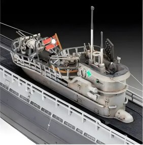 Plastikový model Německá ponorka Typ IX C/40 / Plastikový model / Měří