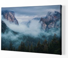 Obraz na plátně - Mlžné údolí mezi skalami FeelHappy.cz Velikost obrazu: 120 x 80 cm