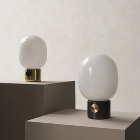 Stolní lampa JWDA Metallic, Mirror Polished Brass – AUDO COPENHAGEN