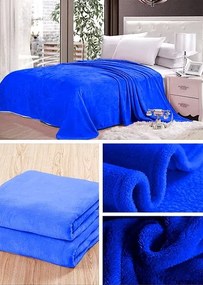 Sytě modrá deka do ložnice
