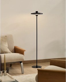 Černá stojací lampa s kovovým stínidlem (výška 130 cm) Nuvira – Kave Home