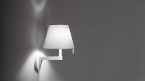Artemide 0721010A Melampo, nástěnná designová lampička k posteli ve stříbrné úpravě s vypínačem, 1x42W E14, výška 35cm