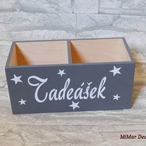 Dřevěný pastelkovník se jménem, hvězdičky