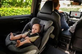 MoMi EMI i-Size šedá / Autosedačka / pro děti od 40 do 150 cm / do 36