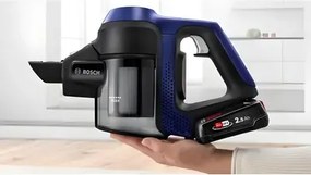 Bosch Serie 6 BBS611MAT modrá / Aku tyčový vysavač 2v1 / 18V / 2,5 Ah