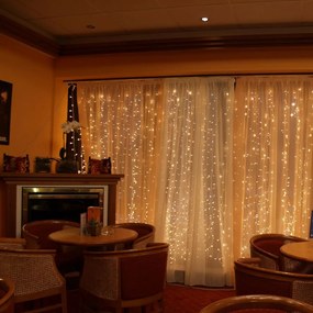 Easy Fix LED světelný závěs venkovní, 100 × 300 cm, teple bílá, 300 diod, bílý kabel, IP67, prodlužovací