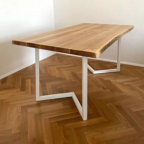 KULHÁNEK Jídelní stůl s rustikální hranou a kovovou podnoží "V" Velikost desky: 300x100 cm, Odstín podnože: černá s jemnou strukturou - JS RAL 9005