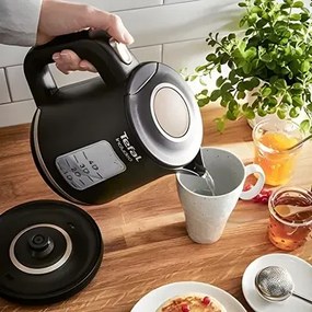 Tefal KI533811 černá / Rychlovarná konvice / 2400 W / plastová