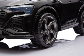 Elektrické autíčko Audi RS Q8 černé