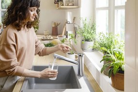 Hansgrohe Zesis M33, páková kuchyňská baterie 150, 1jet, černá matná, HAN-74802670