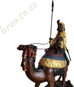 Bronzová socha arabského jezdce na velbloudovi – signováno A. Léonard, pravý bronz na mramoru