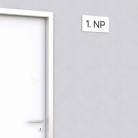 ACCEPT Označení podlaží "1. NP" - stříbrná tabulka - černý popis