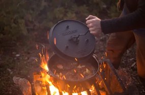 CAMP CHEF litinový hrnec Deluxe Dutch Oven 7 l