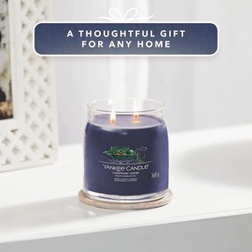 Yankee Candle vonná svíčka Signature ve skle střední Lakefront Lodge 368g