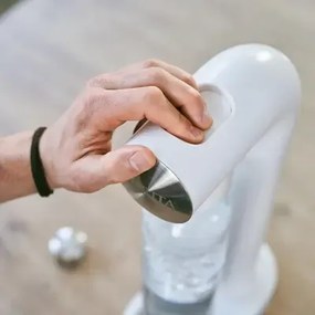 Brita sodaOne bílá / Výrobník sody / sada s lahví a CO2 bombičkou / 60