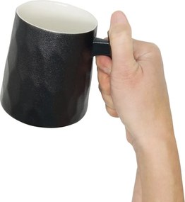 Porcelánový hrnek s dřevěnou rukojetí Black Facette, 400 ml – matný, černý