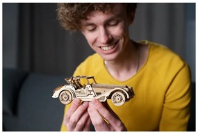 Ugears 3D dřevěné mechanické puzzle Sportovní auto Rapid Mouse