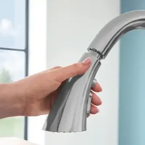Grohe - Dřezová baterie s výsuvnou sprškou, supersteel