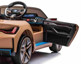 Elektrické autíčko BMW i4 zlaté