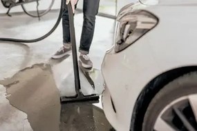 Kärcher WD 4 S Go!Further / Víceúčelový vysavač s příslušenstvím / 110
