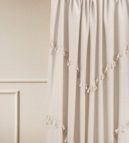 Room99 Hotový závěs na kroužcích s třásněmi Chloe Jednobarevný Barva: Krémová, Velikost: 140 x 250 cm