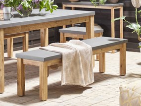 Zahradní nábytek z betonu a akátového dřeva se stolem a 2 lavicemi OSTUNI Beliani
