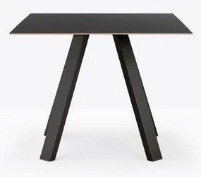 PEDRALI - Stůl ARKI 5/2 - čtvercová stolová deska s kovovou podnoží