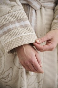 Pip Studio župan Jasmin Jacquard - pískový (Luxus a pohodlí ve stylovém županu s rafinovaným žakárovým květinovým vzorem)