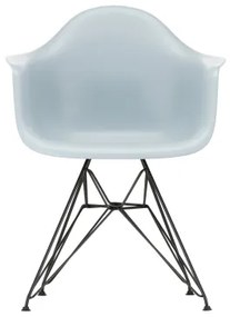 Eames Plastic Armchair DAR černě lakovaná ledově šedá černé na koberec Vitra