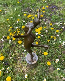 Modernistická bronzová socha Nahá žena MODERN ART