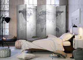 Pokojová zástěna Betonová mapa - světová mapa s šedými kontinenty na betonovém pozadí
