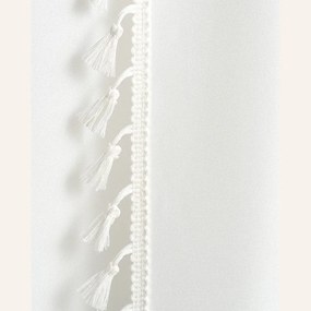 Bílý závěs LARA na stříbrná kolečka se střapci 140 x 260 cm