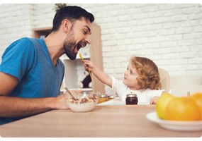 Ricokids béžová židle na krmení pro děti