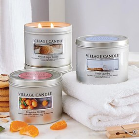 Village Candle – vonná svíčka Fresh Laundry (Svěží prádlo), 311 g