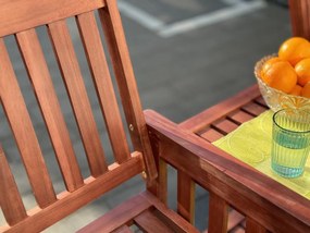 Dřevěné zahradní lavice se stolkem