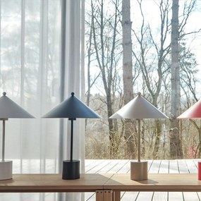 Červená kovová stolní lampa (výška 50 cm) Kasa – OYOY Living Design