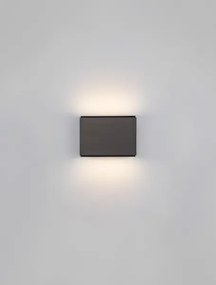 Minimalistické nastěnné svítidlo Oti Hliník