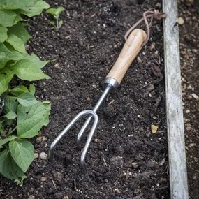 Kultivátor s dřevěnou rukojetí Hawkesbury Garden Trading