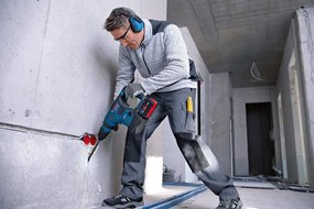 BOSCH GBH 18V-34 CF Akumulátorové vrtací kladivo BITURBO s SDS plus 0611914021